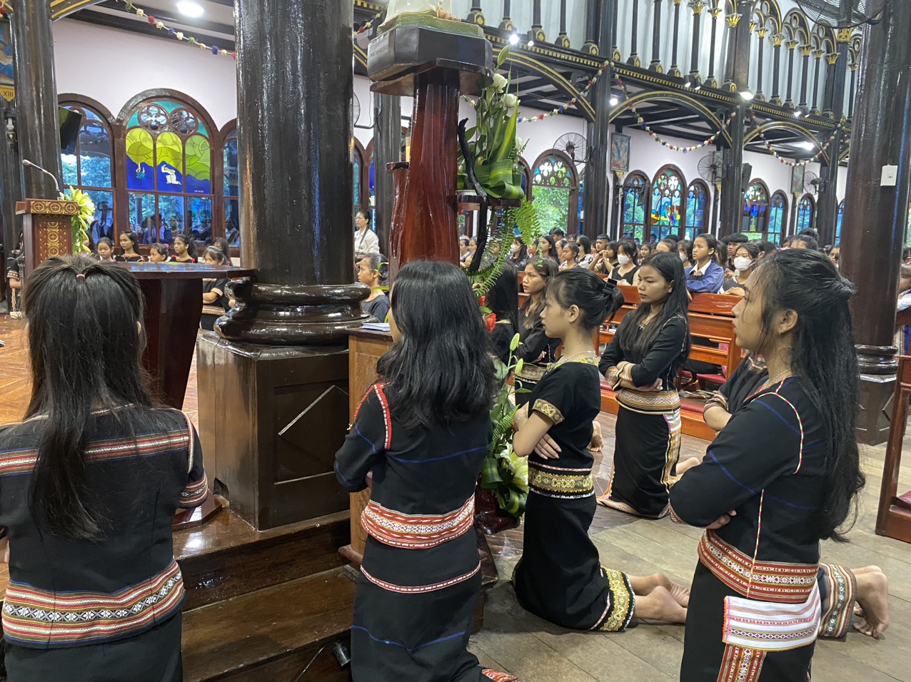 Kon Tum Quê Hương Tôi: Thánh Lễ Kính Thánh Lu-Y Gôn-Za-Ga – Mừng Bổn ...