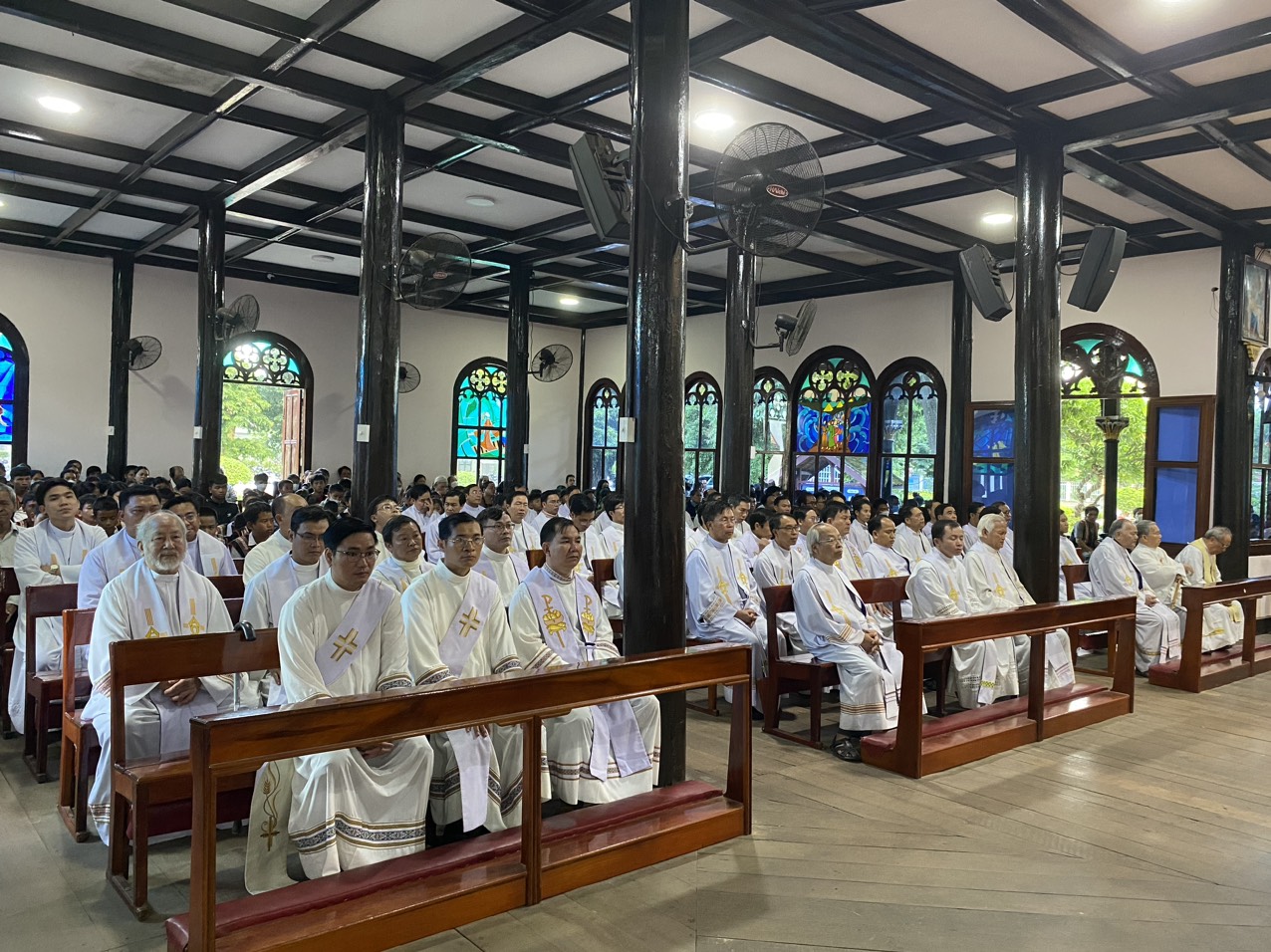 Kon Tum Quê Hương Tôi: Thánh Lễ Kính Thánh Lu-Y Gôn-Za-Ga – Mừng Bổn ...